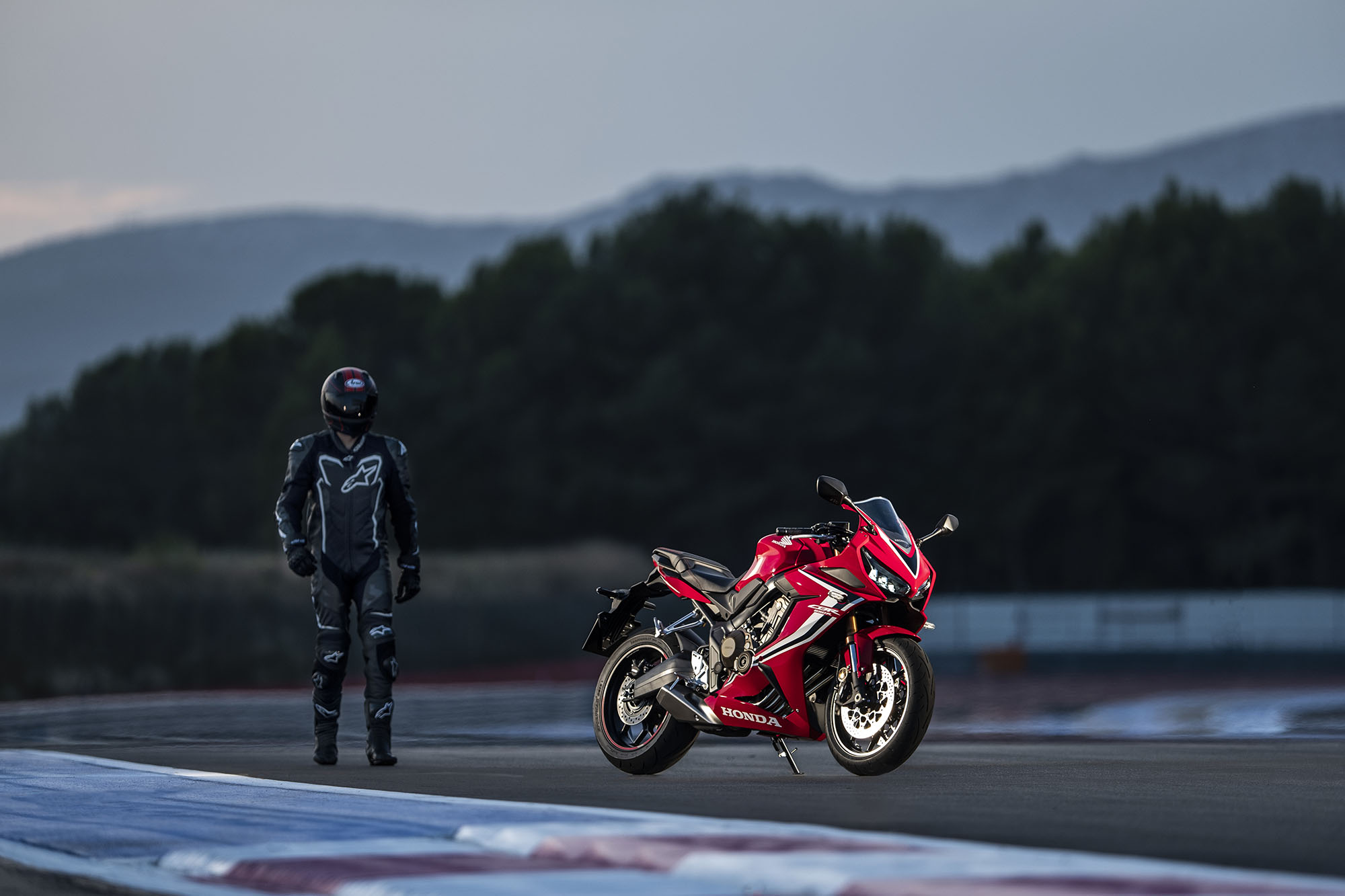 CBR 650 R - Honda Moto